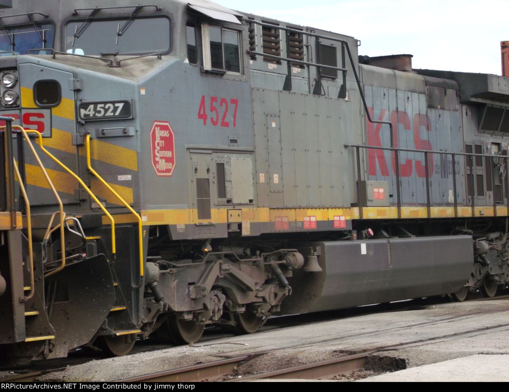 KCSM 4527 on CSX Q151 fall 2011
